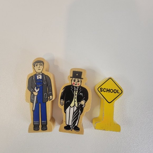 Thomas & Friends | Toys | Thomas Wooden Railway Sir Topham Hatt ...